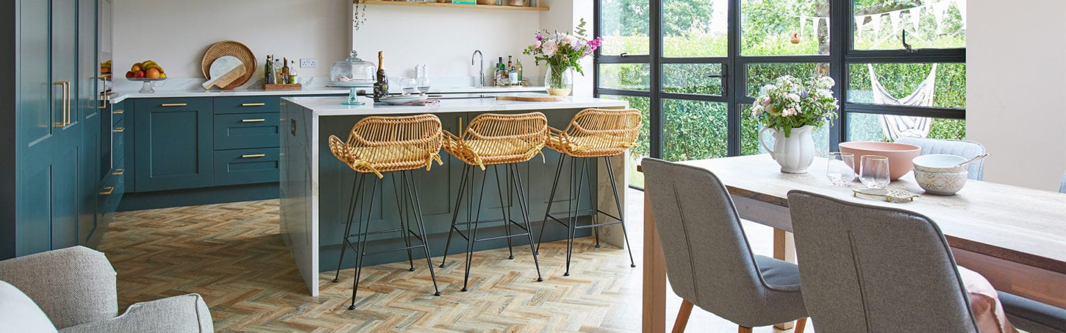 Discover this modern chic extended kitchen and dining space - Goodhomes ...